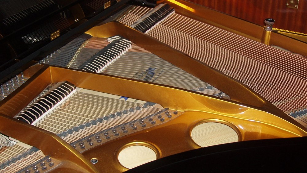 Is It Multiscale or Fanned Fret? - Guitar Anatomy Class - ProjectGuitar.com