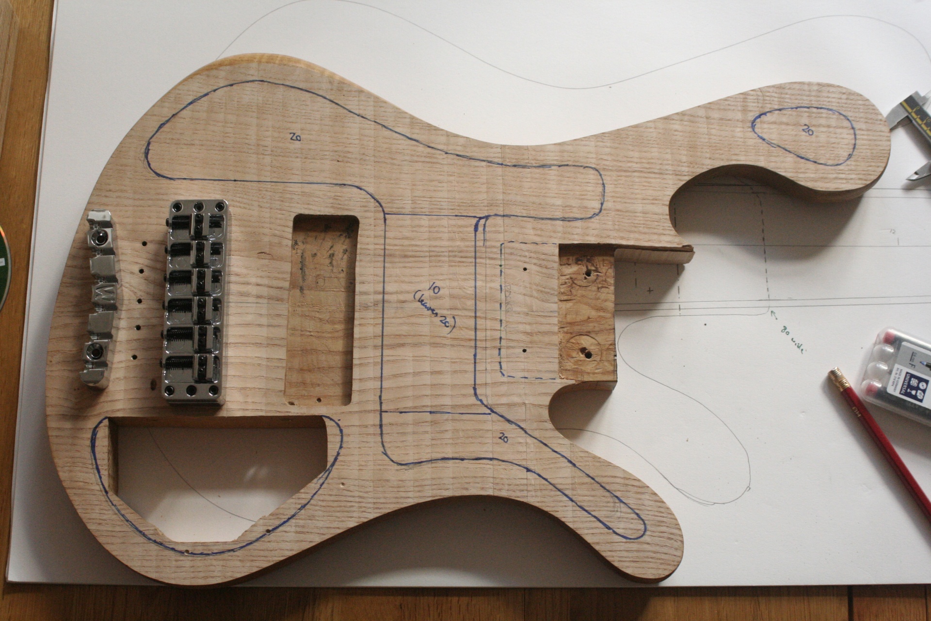 Finishing Ewan's 20 year six string bass project - In Progress and ...